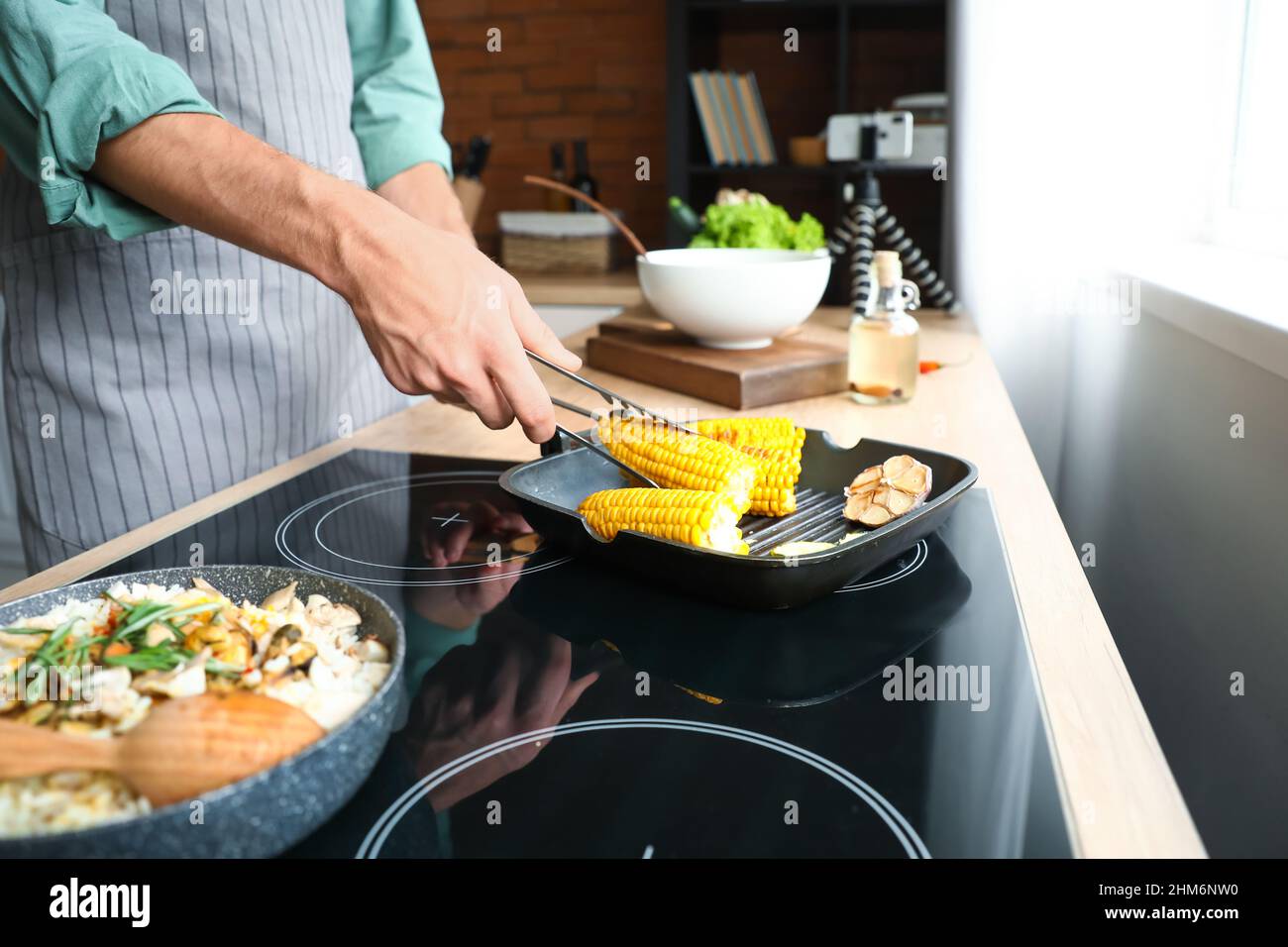 Frying tutorial hi-res stock photography and images - Alamy