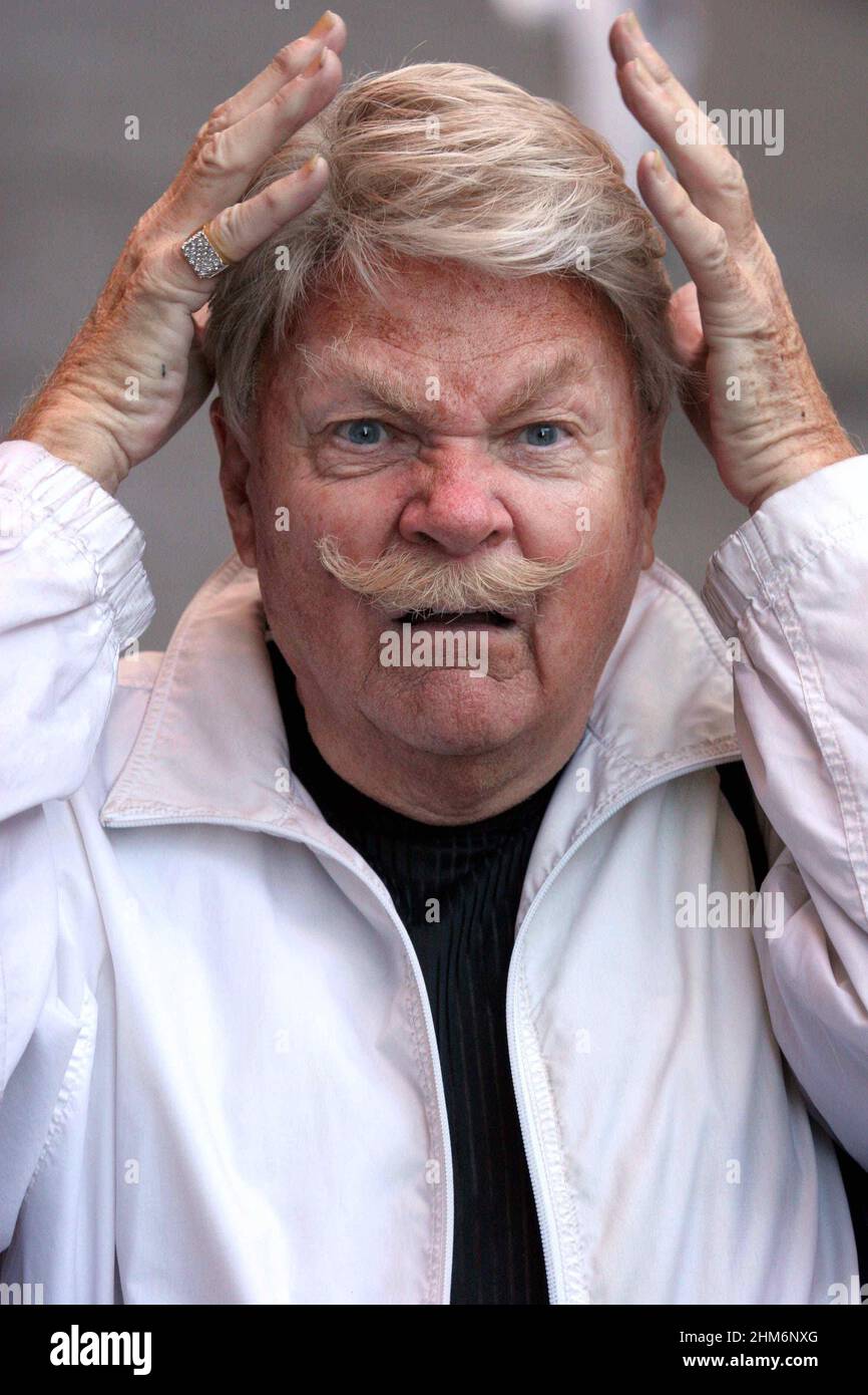 Rip Taylor attends the "Late Show with David Letterman" at the Ed ...