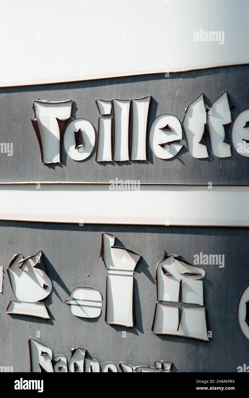 Sign to toilet peeling sign, Mostar, Bosnia and Herzegovina Stock Photo ...