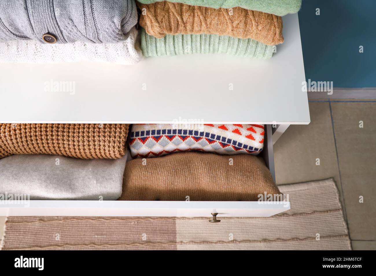 Sweaters drawer hi-res stock photography and images - Alamy