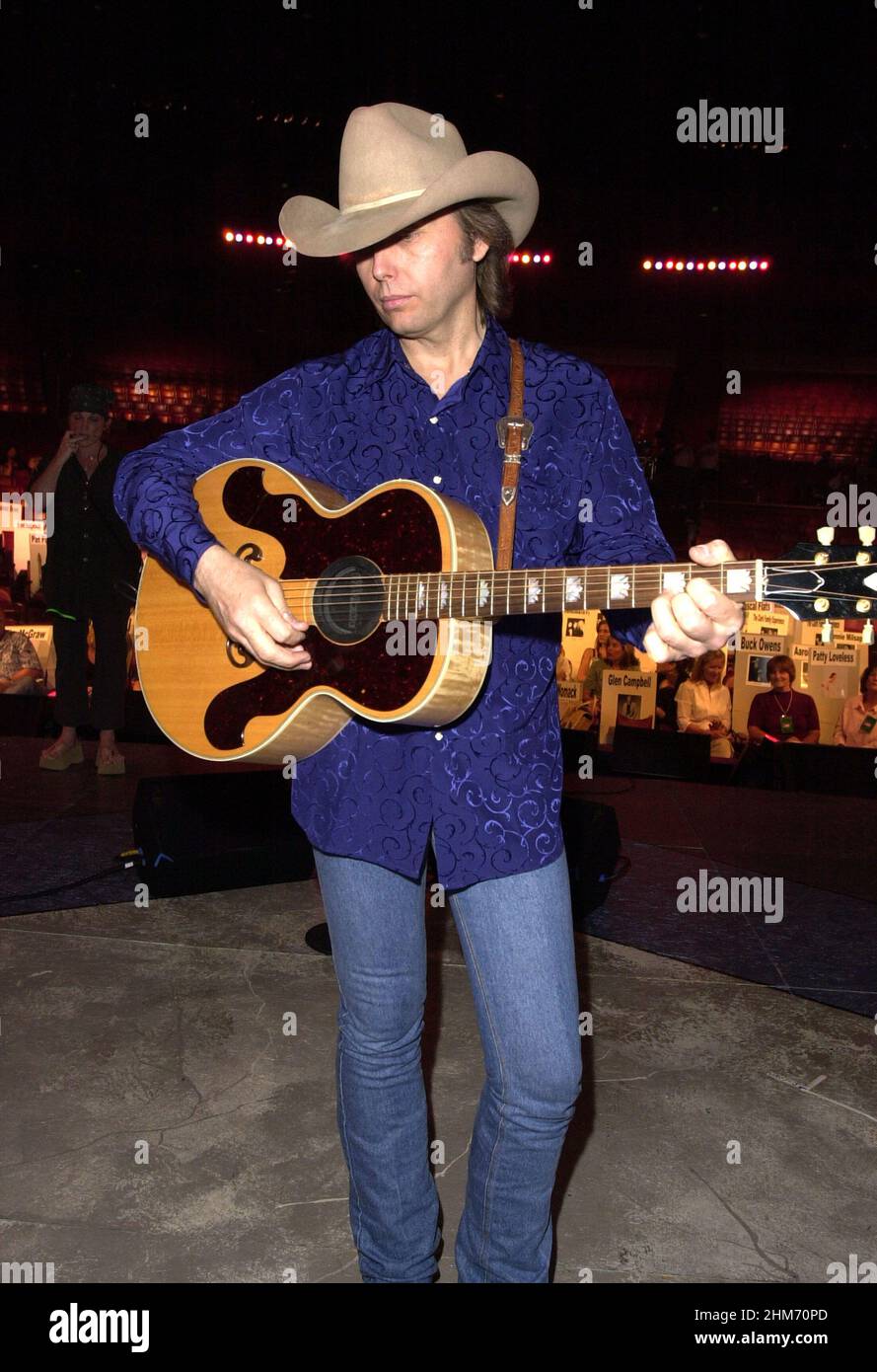 Dwight yoakam concert hi-res stock photography and images - Alamy