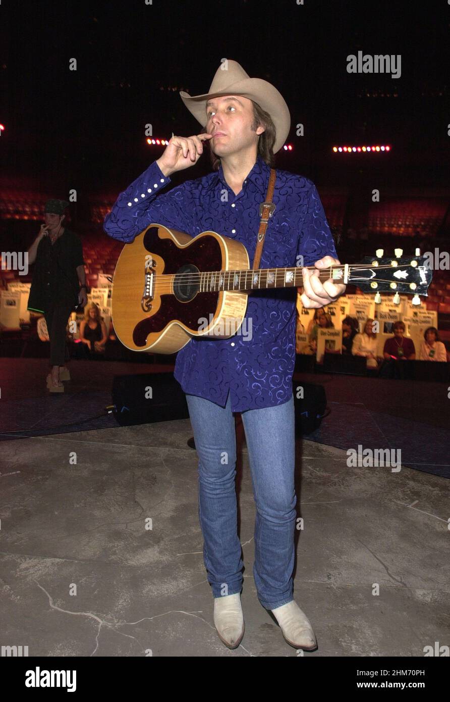 Dwight yoakam concert hi-res stock photography and images - Alamy