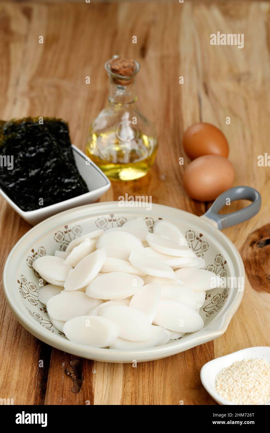 Korean Traditional Food. What to Eat for the New Year. Tteok-Guk ...