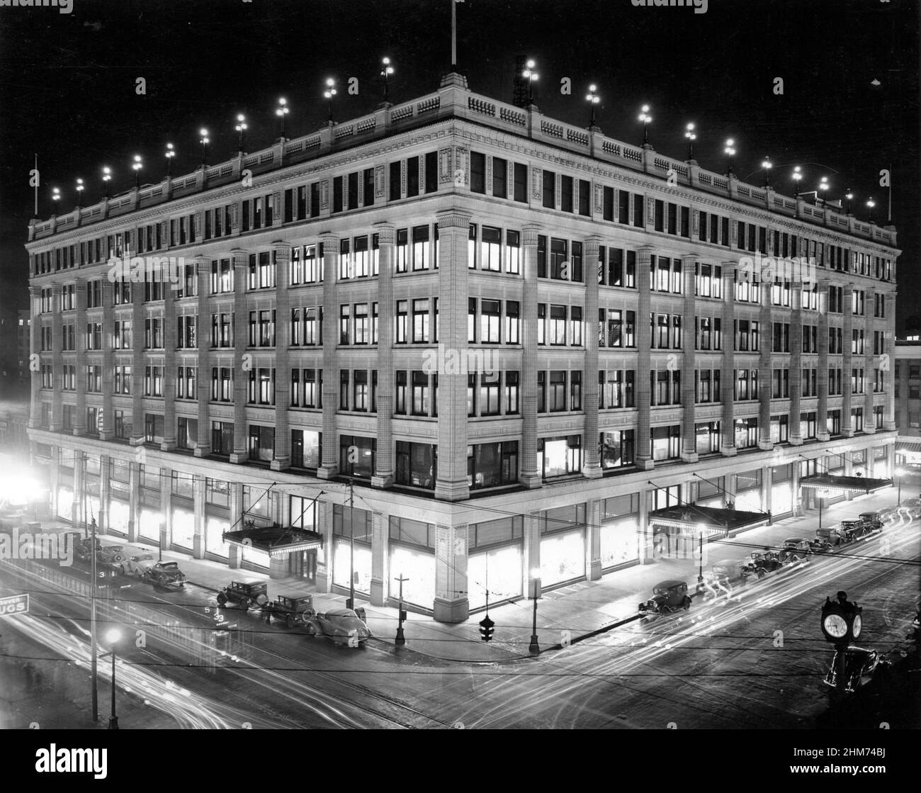 Vintage department store canada hi-res stock photography and images - Alamy