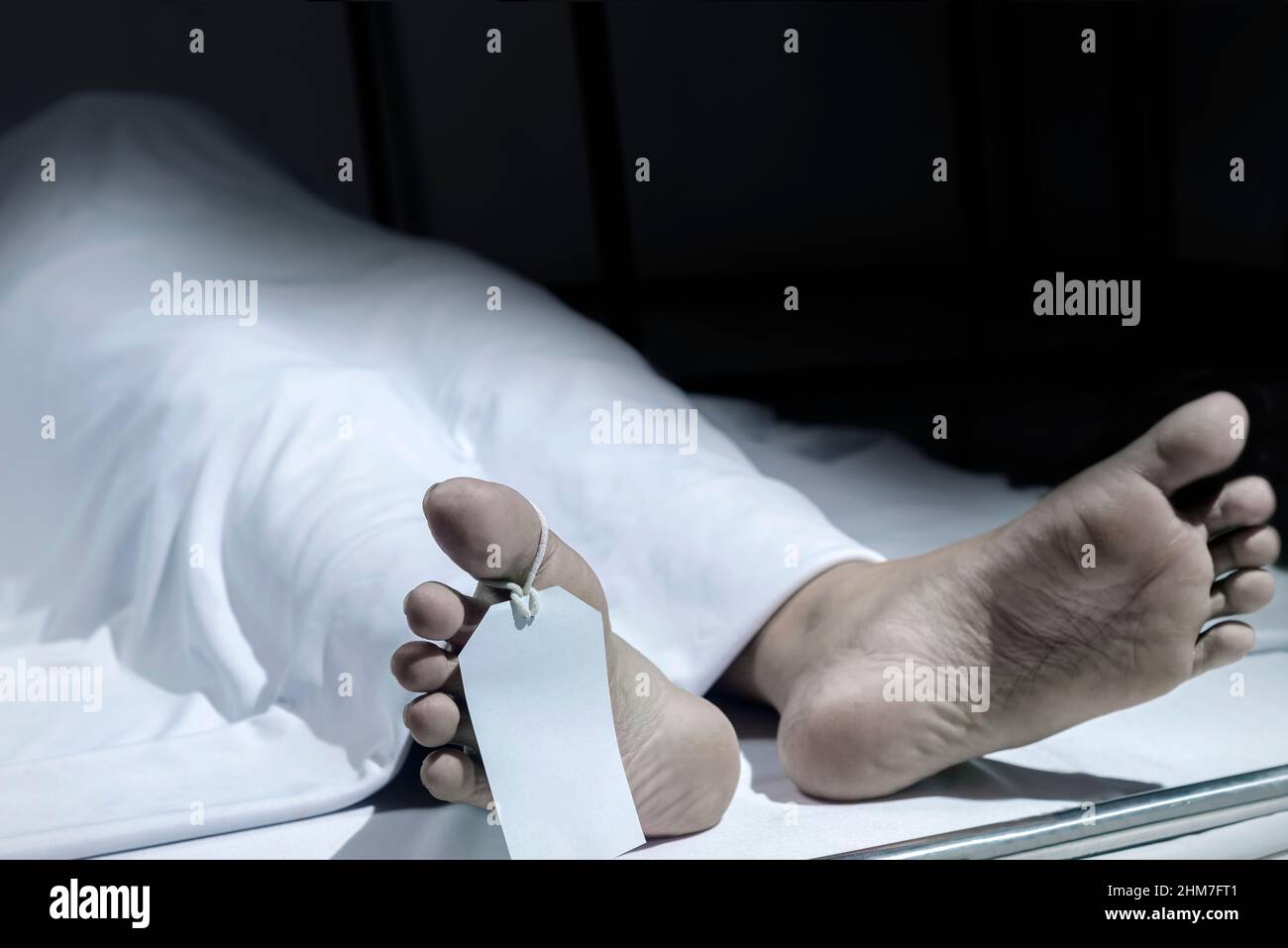 Dead body toe tag hi-res stock photography and images - Alamy