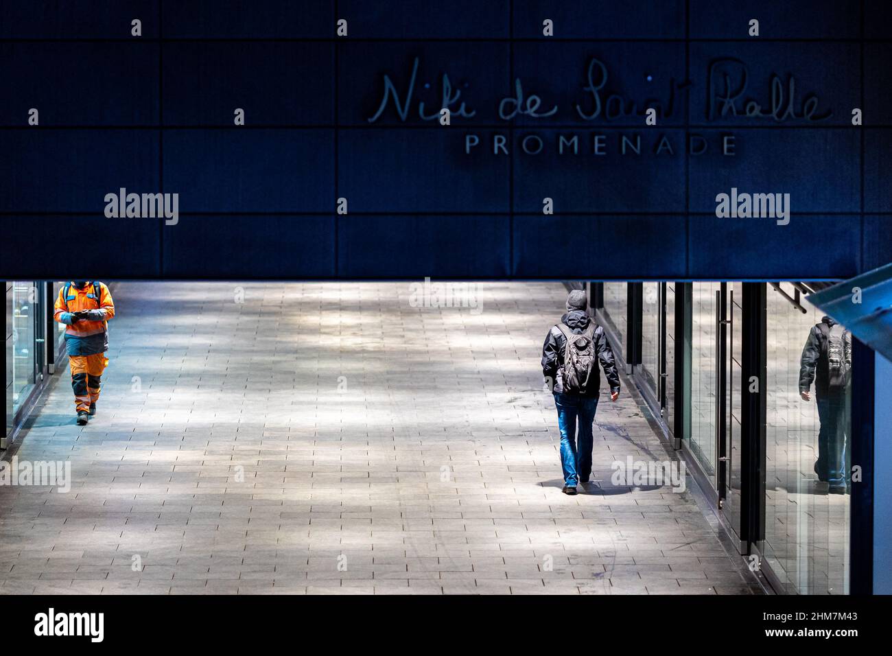 Hanover, Germany. 08th Feb, 2022. People walk through the Niki-de-Saint ...