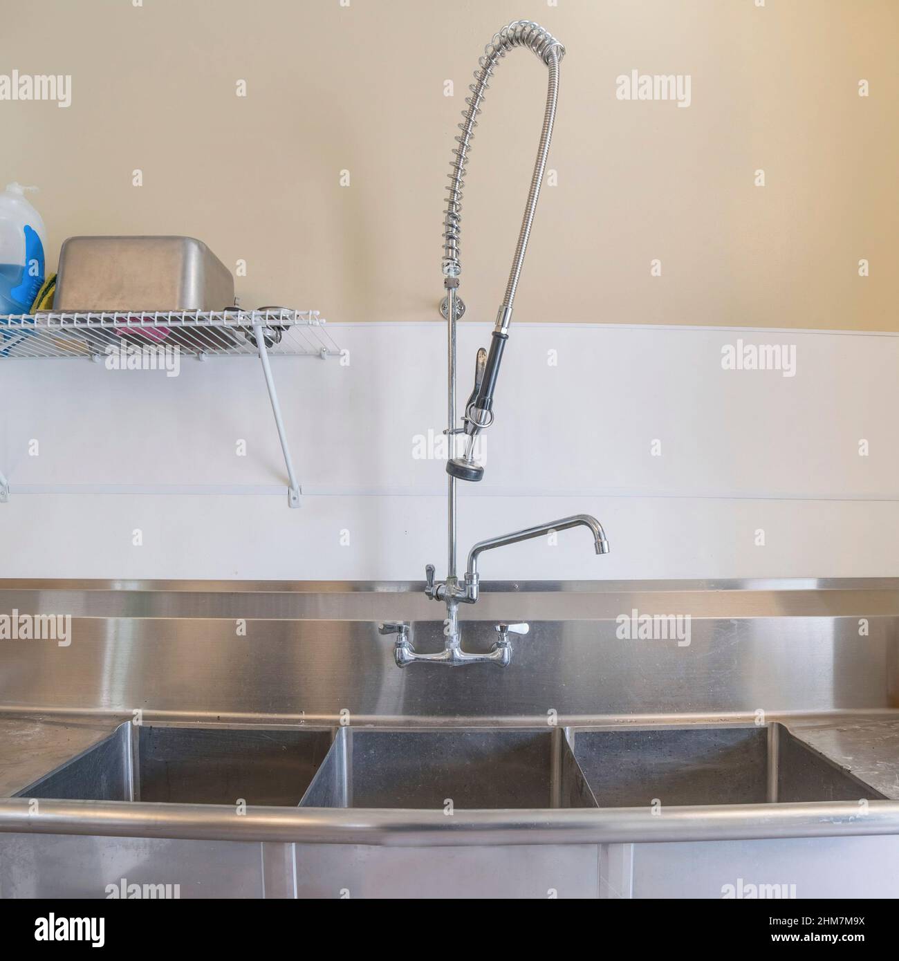 Square Stainless kitchen sink with pull out spring faucet and side ...