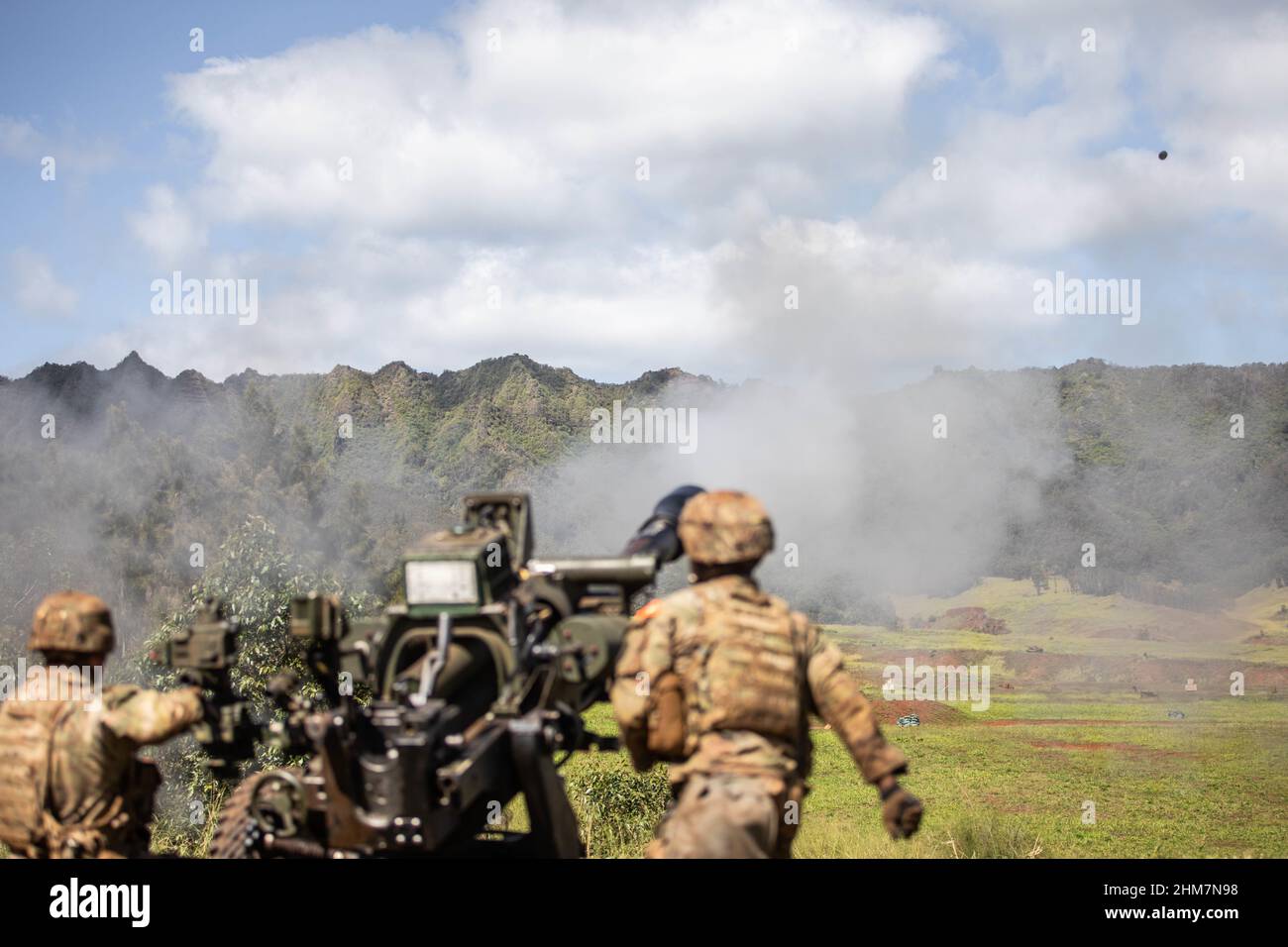 U.S. Army soldiers from 2nd Battalion, 11th Field Artillery Regiment ...
