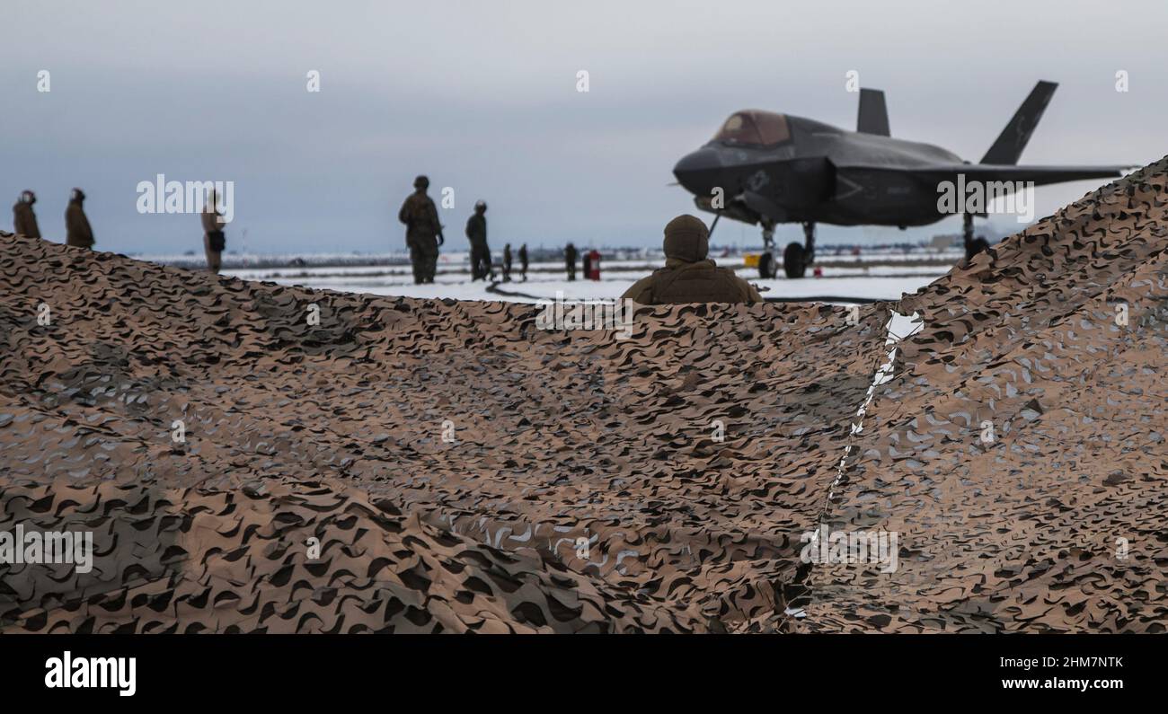 U.S. Marines from Marine Wing Support Squadron 373, Marine Aircraft ...
