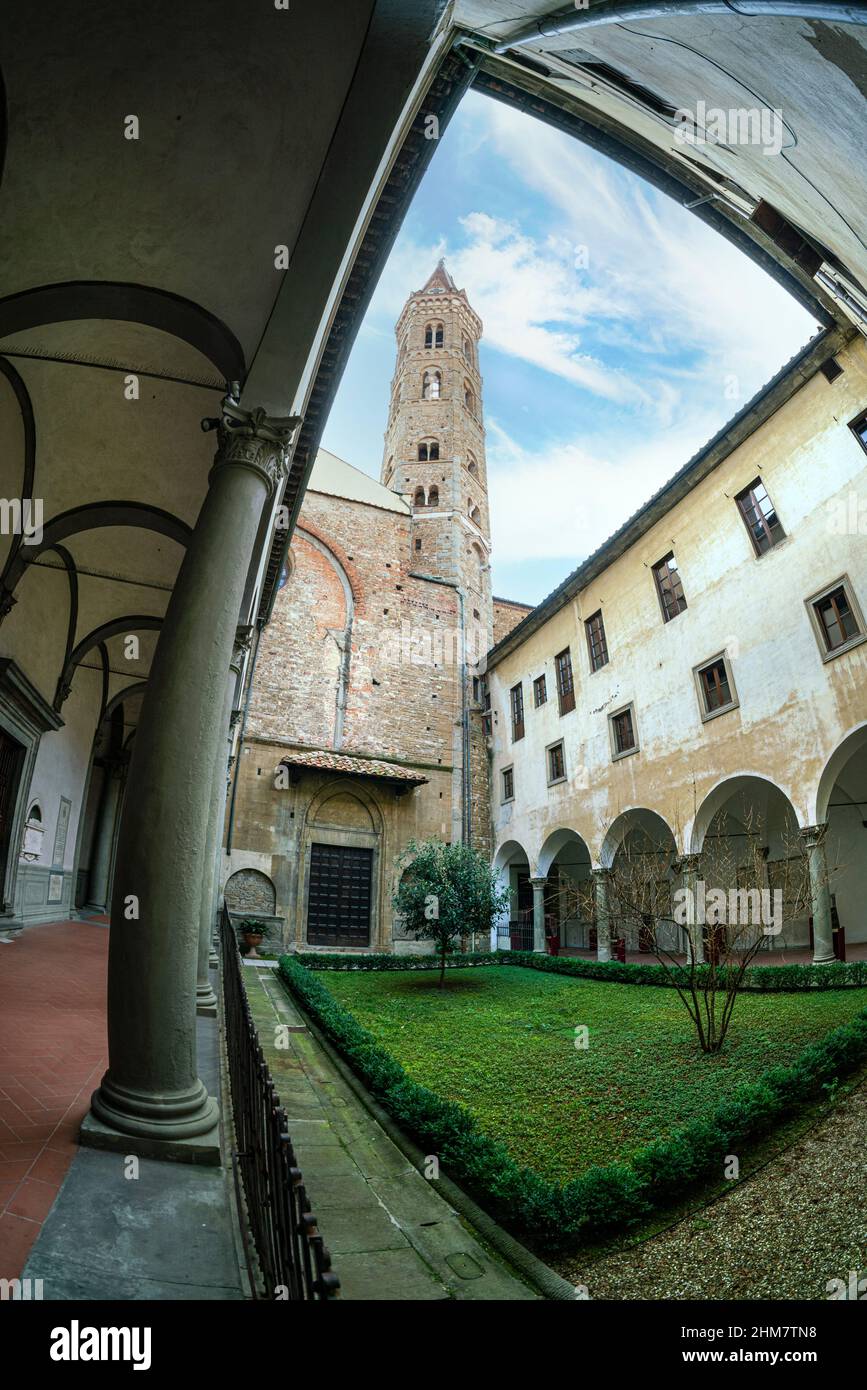 Two story temple hi-res stock photography and images - Alamy