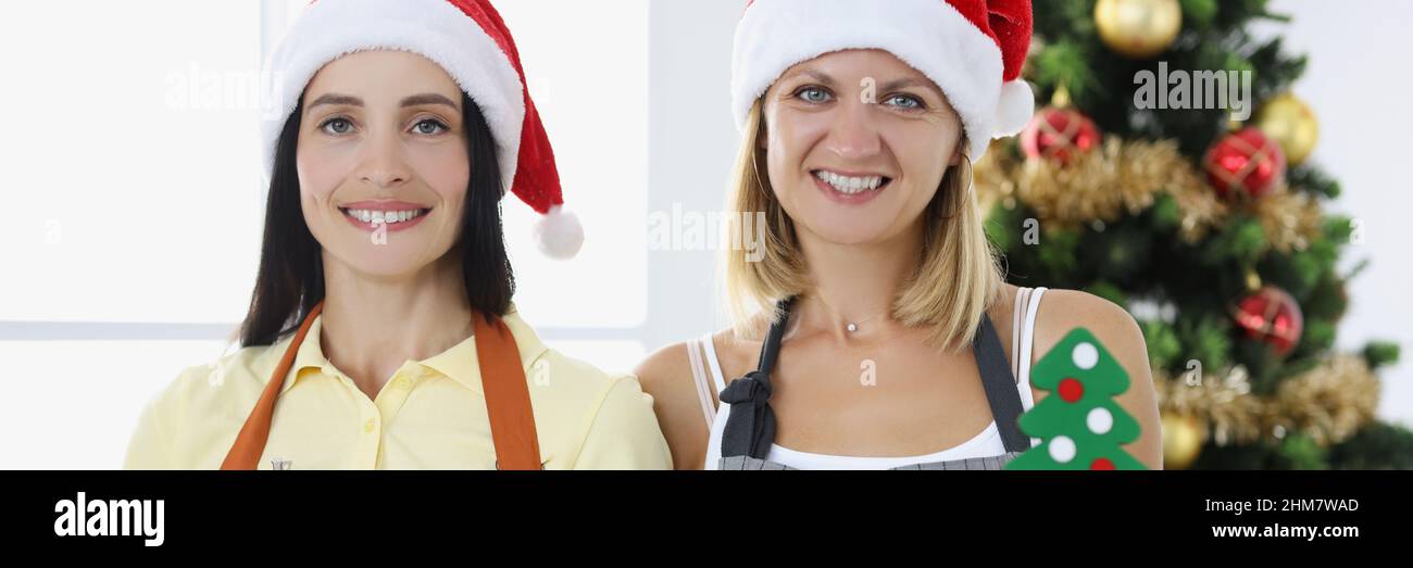 Waitresses hi-res stock photography and images - Alamy