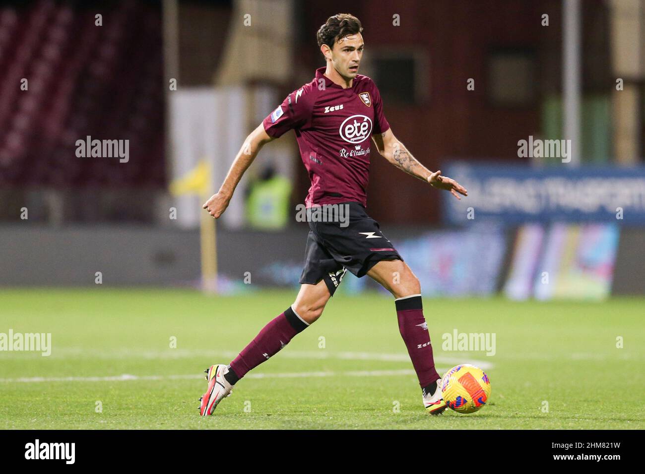 Salernitana's Italian midfielder Ivan Radovanovic controls the ball ...