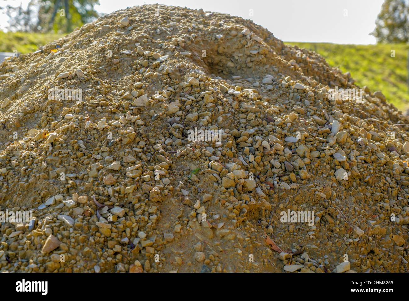 Soil from the quarry as a waste product and for versatile use in the ...