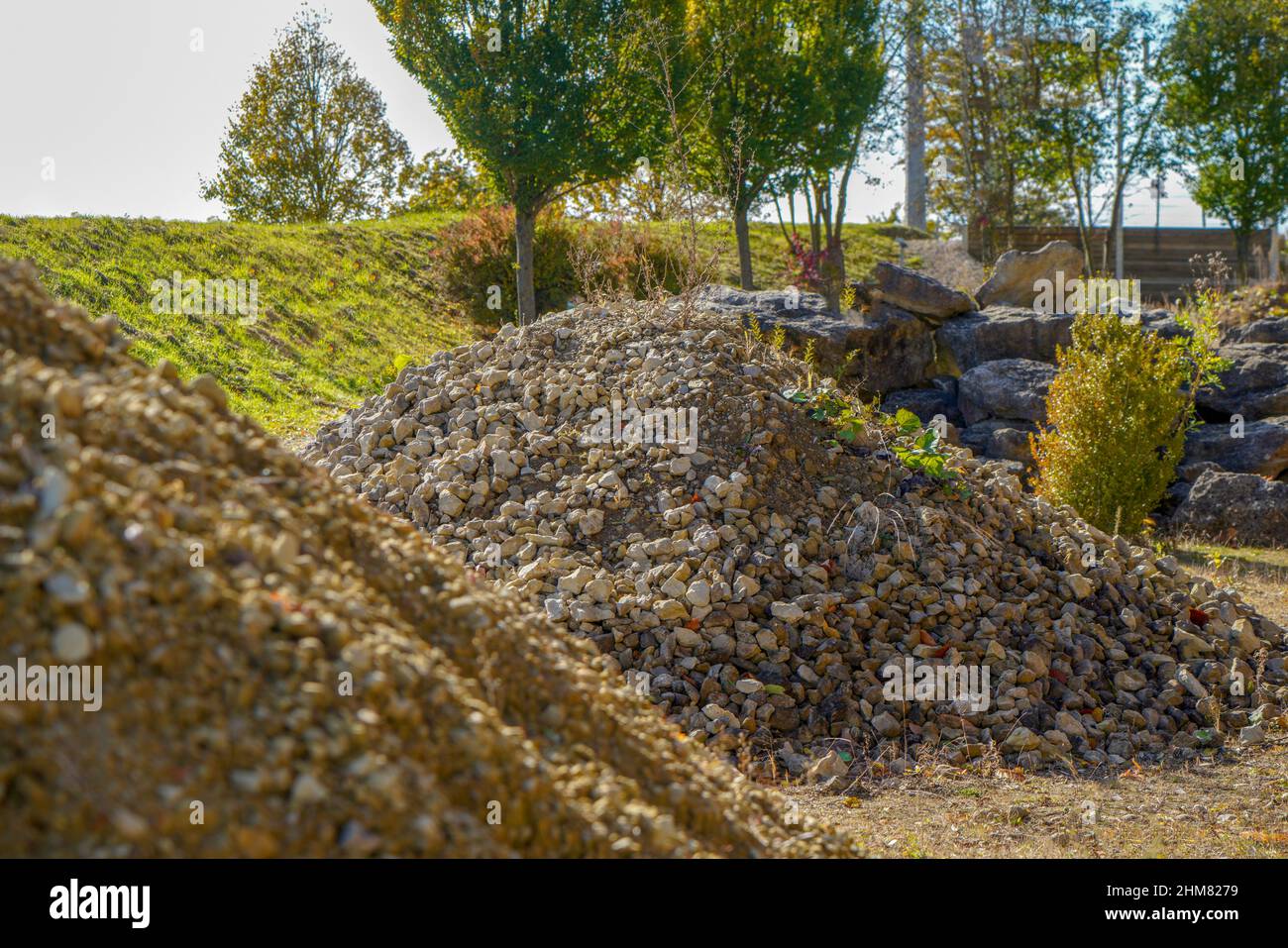 Soil from the quarry as a waste product and for versatile use in the ...
