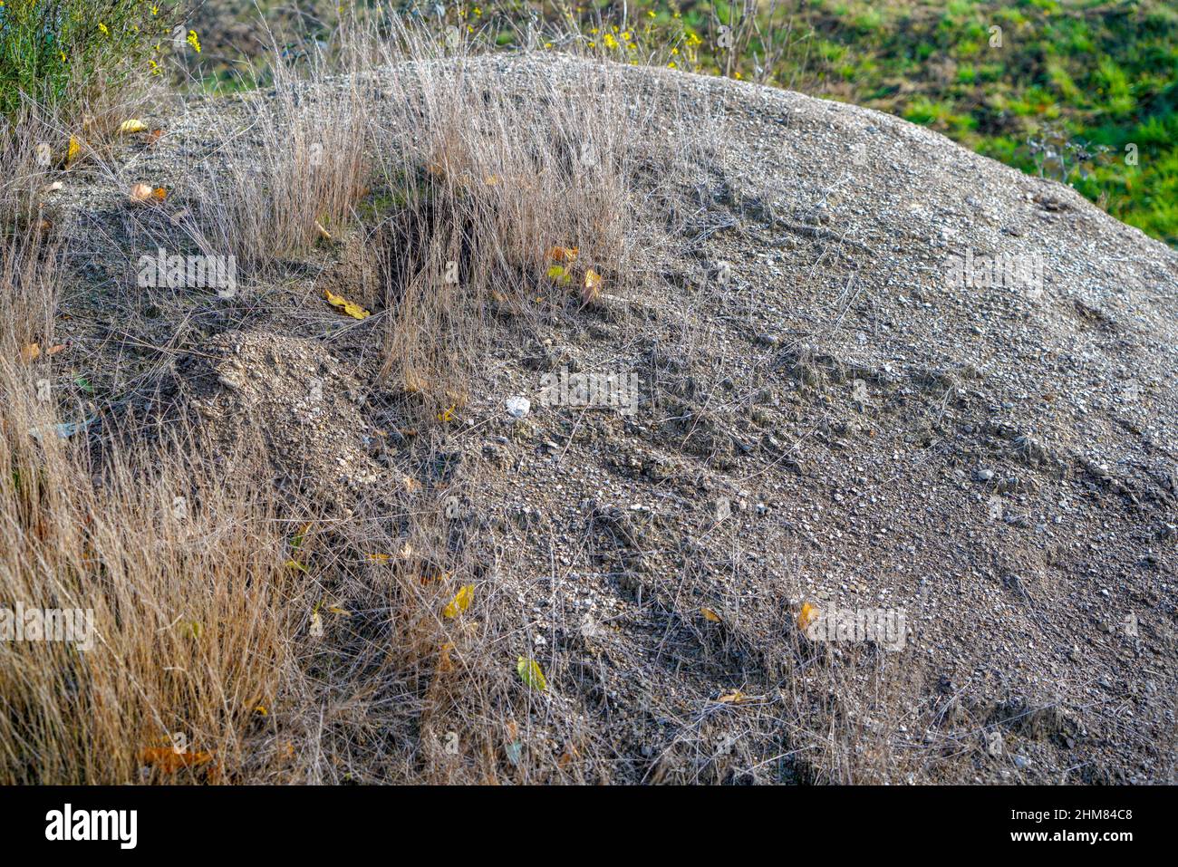 Soil from the quarry as a waste product and for versatile use in the ...