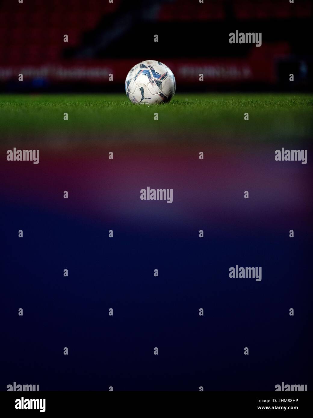 PUMA Official Match Ball EFL 21/22 Stock Photo - Alamy