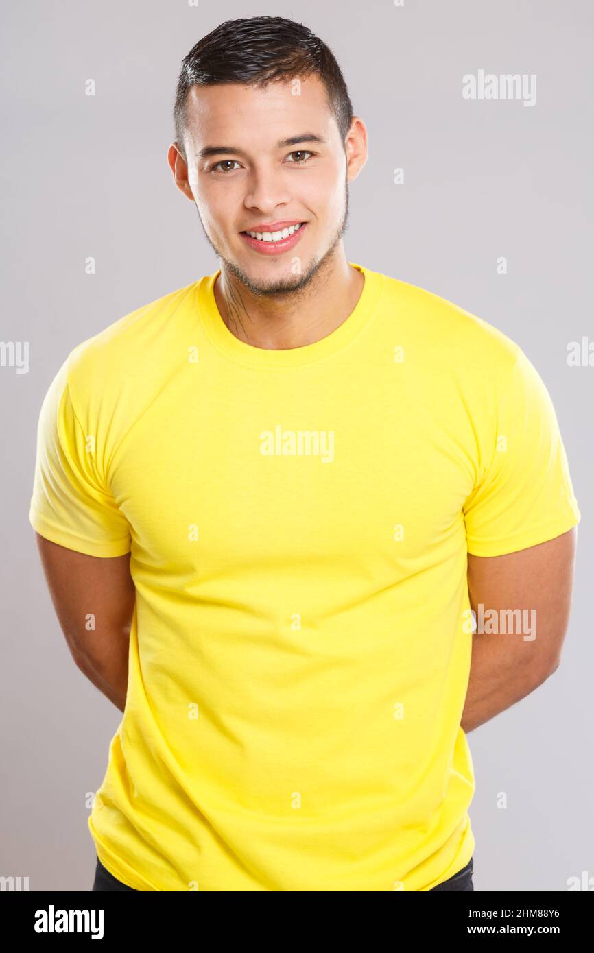 Muscular latino hi-res stock photography and images - Alamy