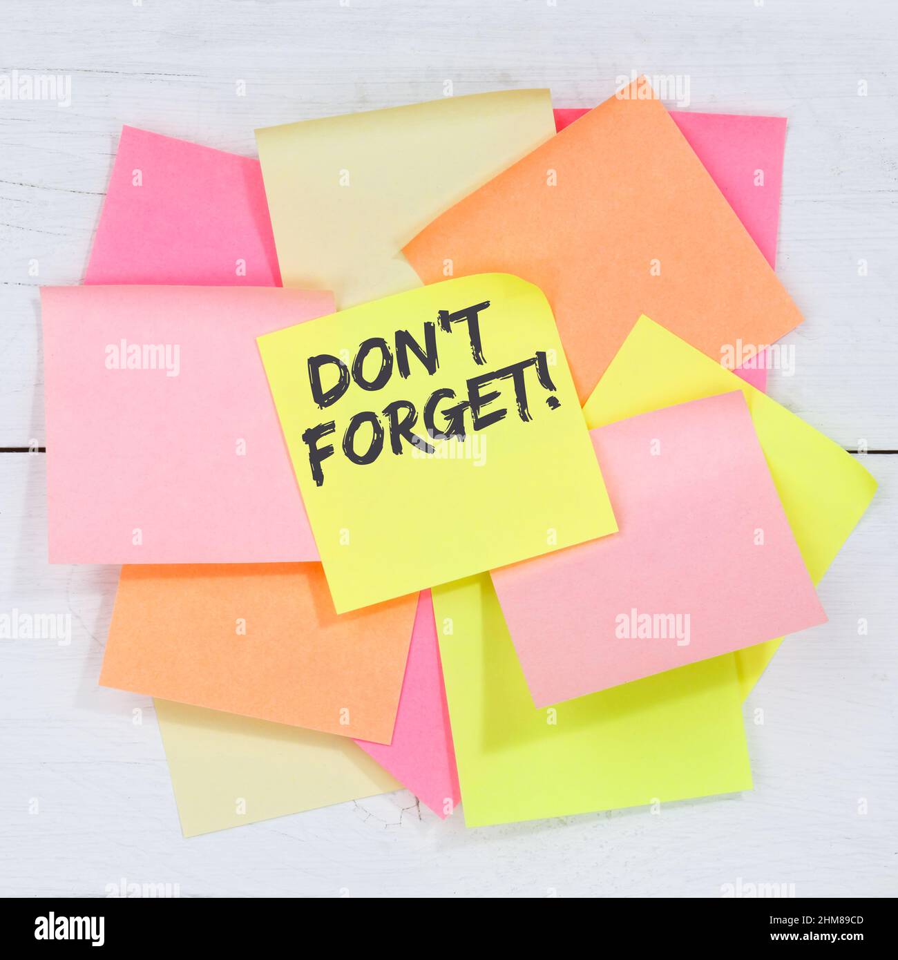 Don't forget date meeting remind reminder notepaper business concept ...