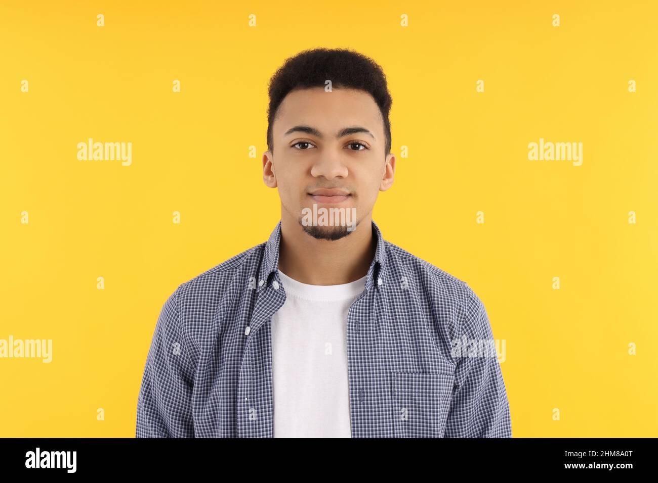 Chinese man in yellow shirt hi-res stock photography and images - Alamy