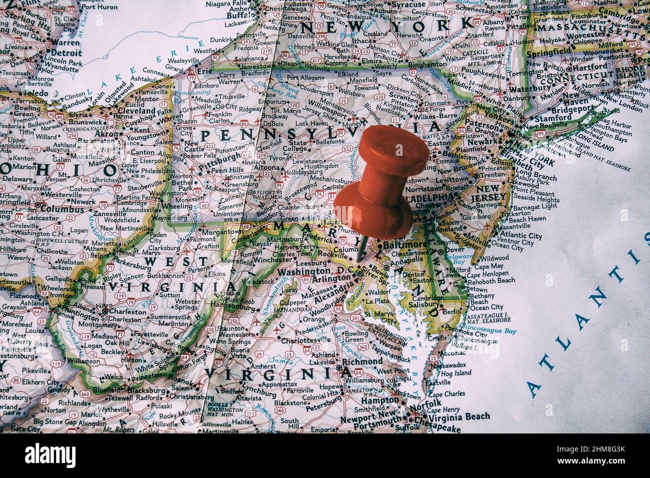 Red pin on map of USA pointing at Washington DC Stock Photo - Alamy