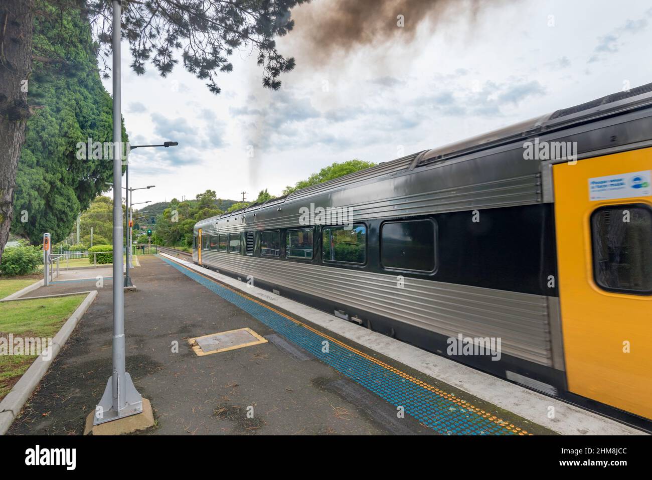 Endeavour class train australia hi-res stock photography and images - Alamy
