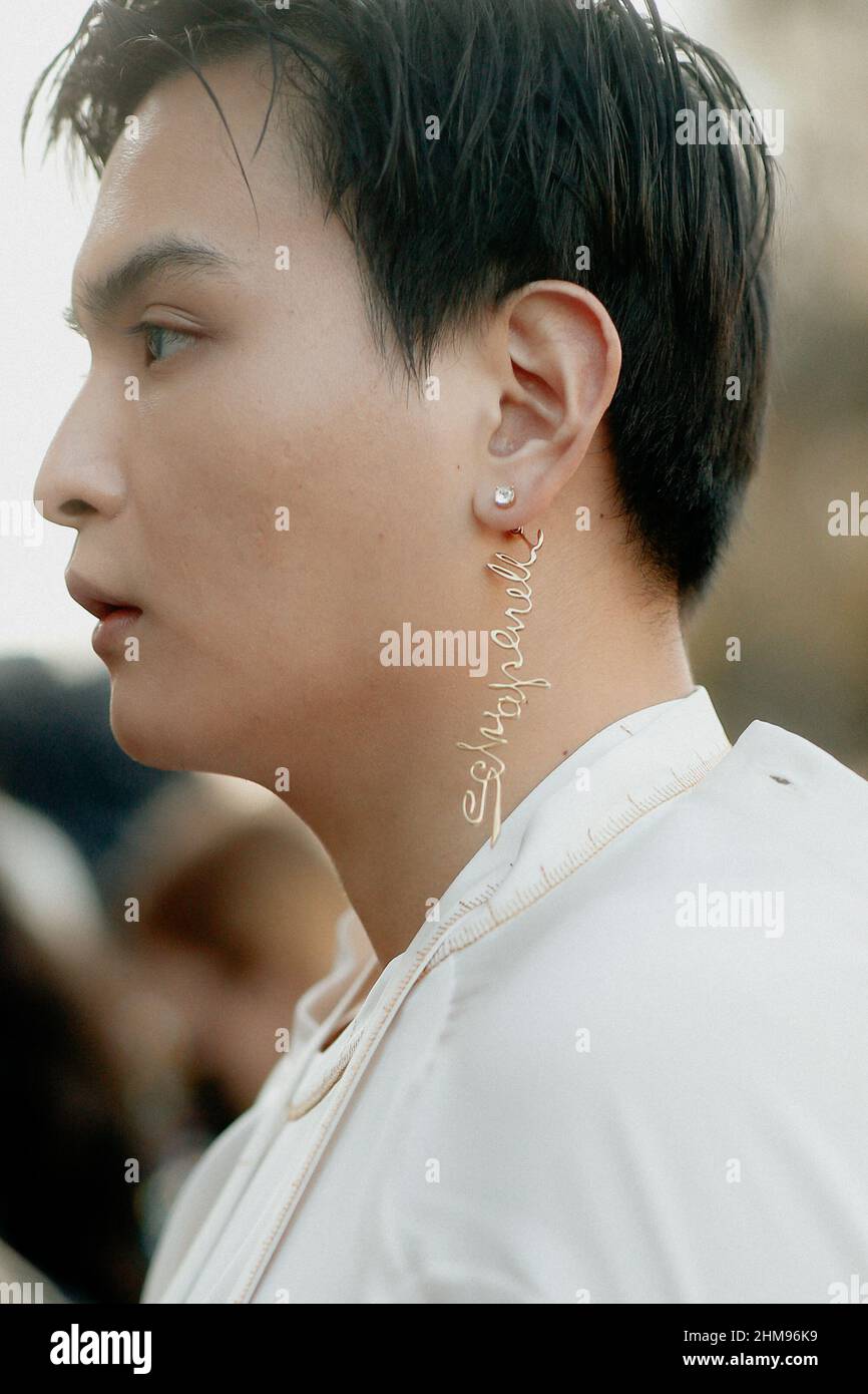 Street style, Fredy Li arriving at Schiaparelli Spring Summer 2022 ...