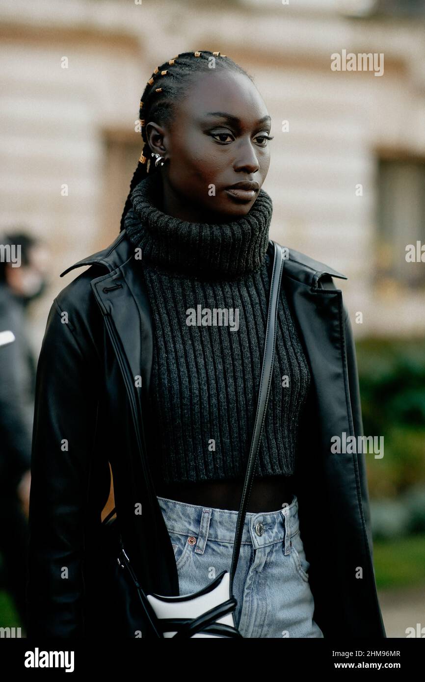 Street style, model Nyagua Ruea after Schiaparelli Spring Summer 2022 ...