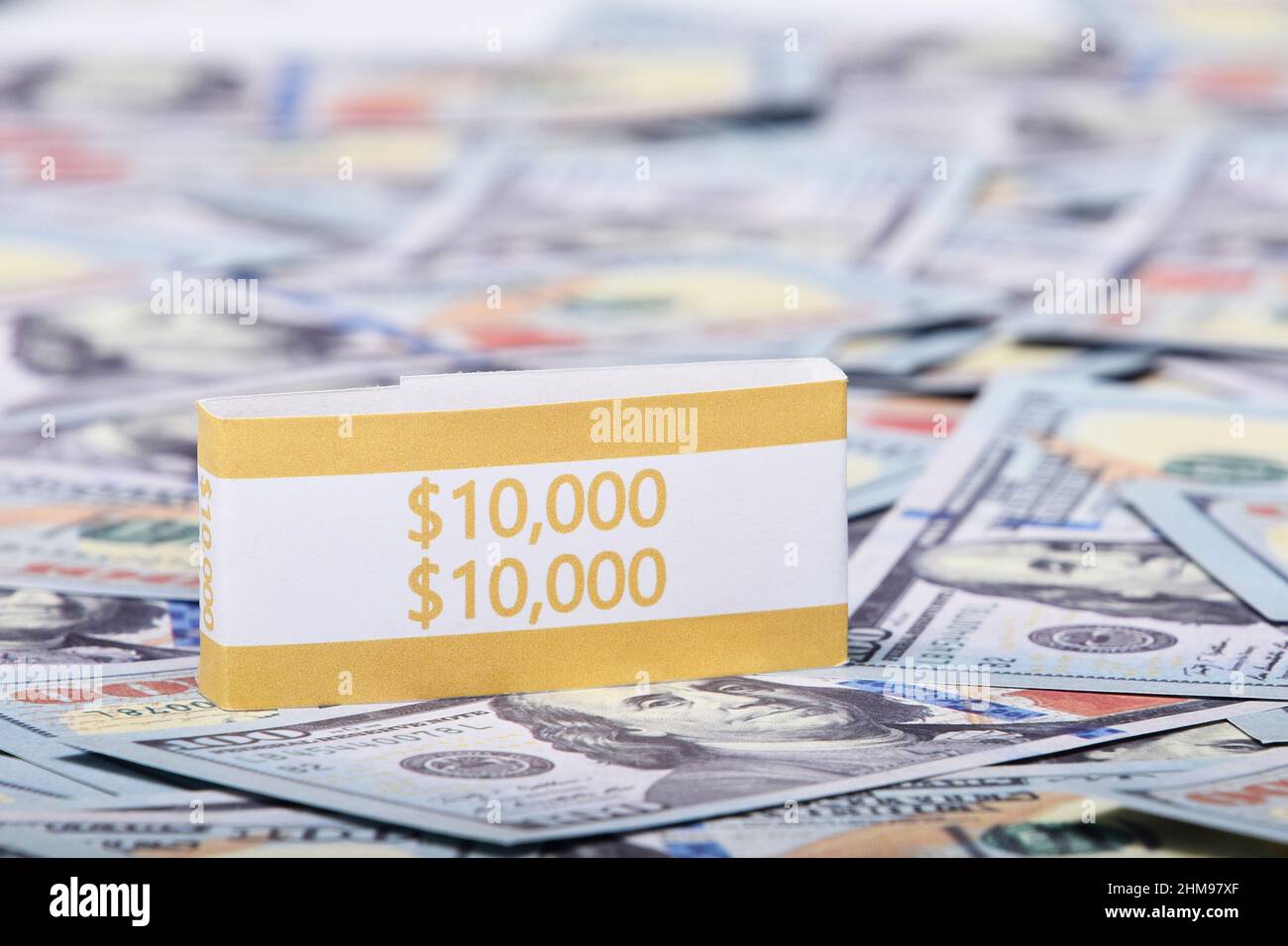 10,000 Dollars banknotes background , money finance Stock Photo - Alamy