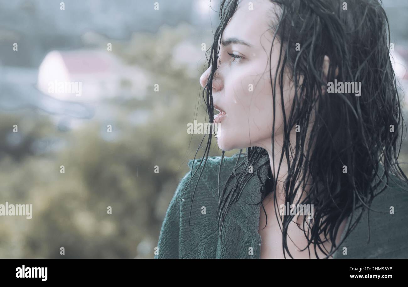 Woman in rain. Picture emotion woman. Sad female mood. Woman emotions ...