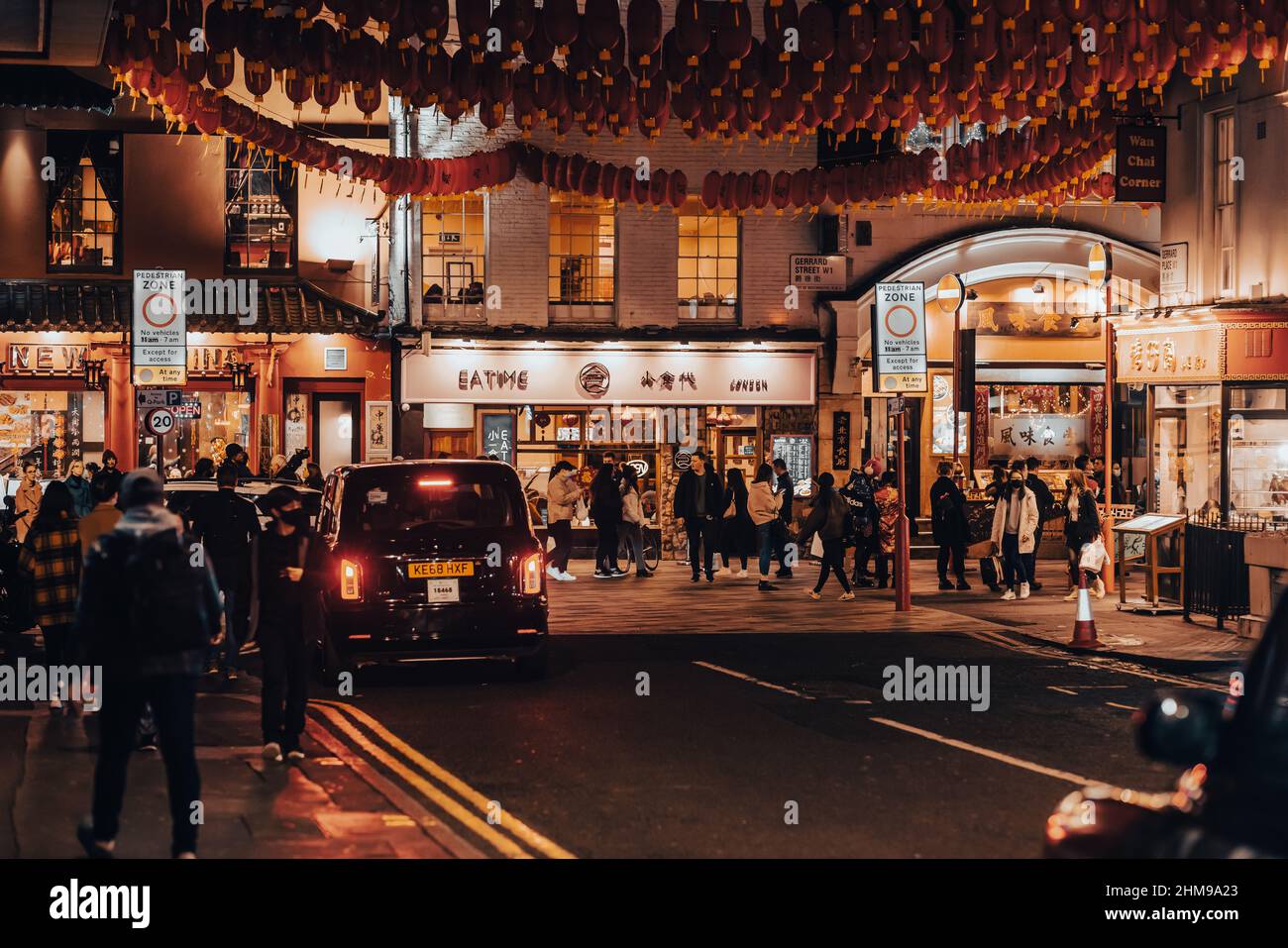 London around Chinatown Gerrard Street Stock Photo - Alamy
