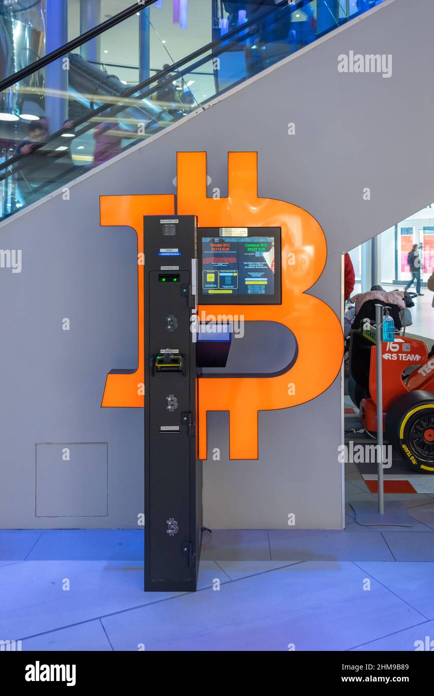 Bit coin atm hi-res stock photography and images - Alamy