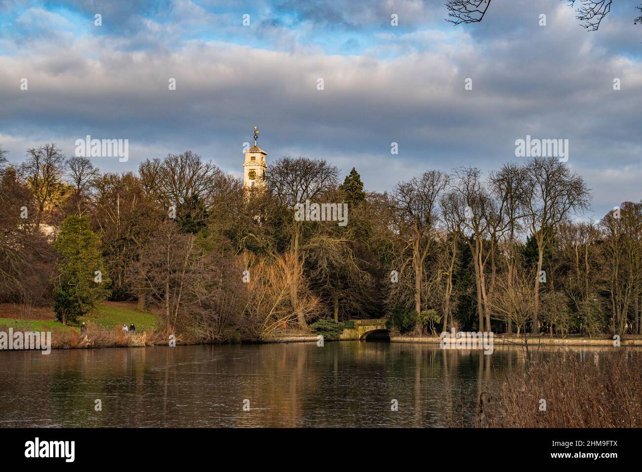 Winter sunset shot across the lake at Highfields Park Stock Photo - Alamy