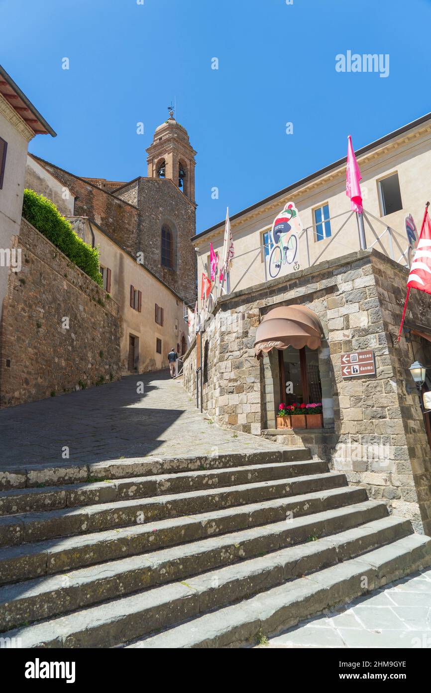 Old Town, Piazza Giuseppe Garibaldi square, Foreshortening, Montalcino ...