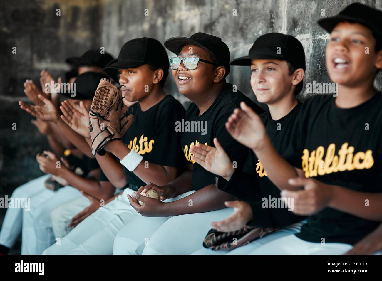 Baseball pitch cheering hi-res stock photography and images - Alamy
