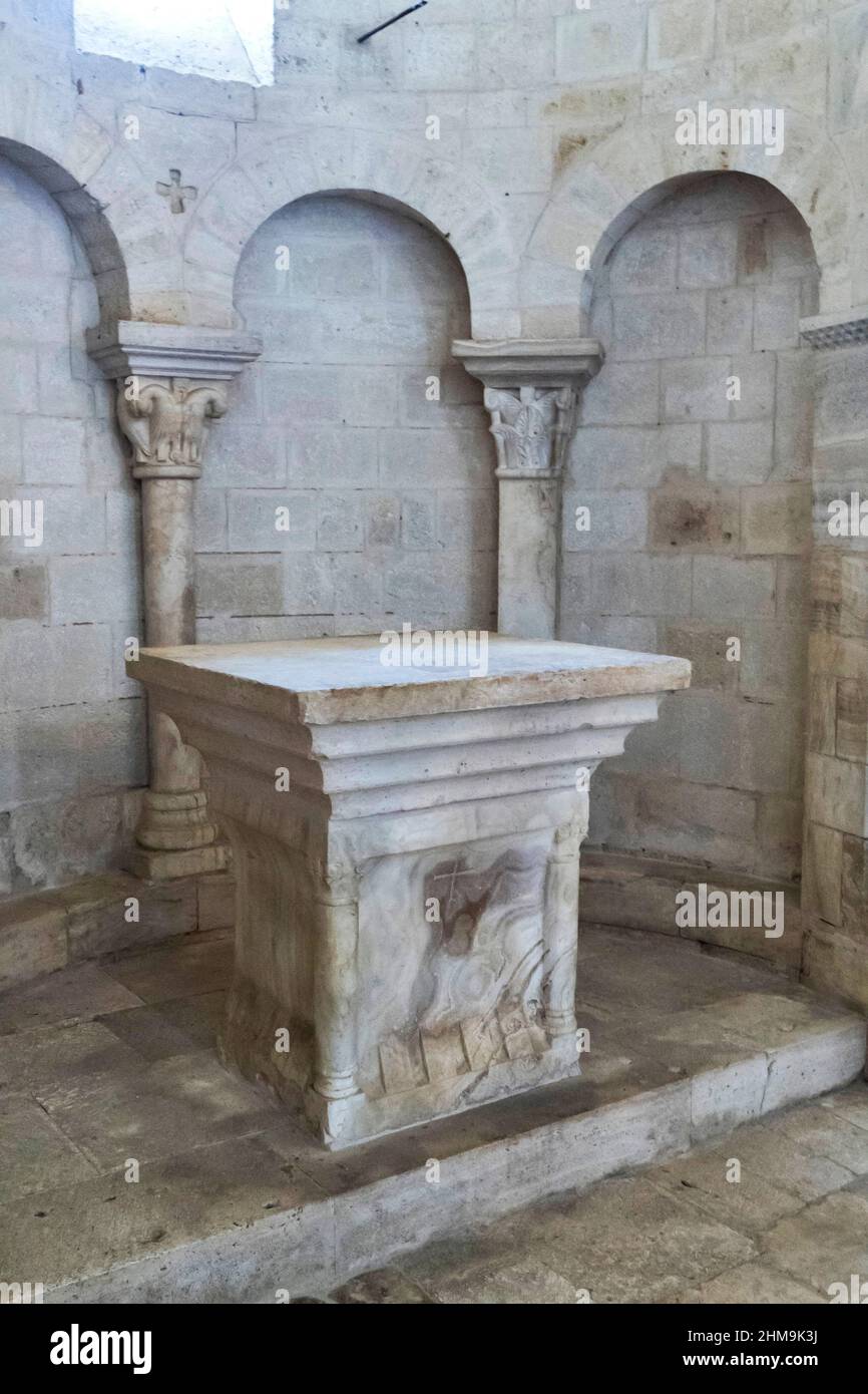 Architectural detail, Interior, The Abbey of Sant'Antimo, Abbazia di ...