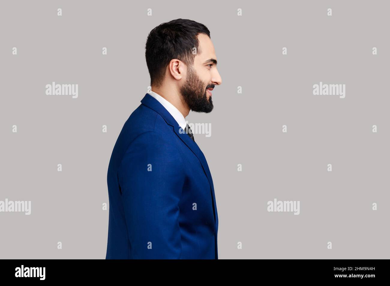Man standing side view isolated hi-res stock photography and images - Alamy