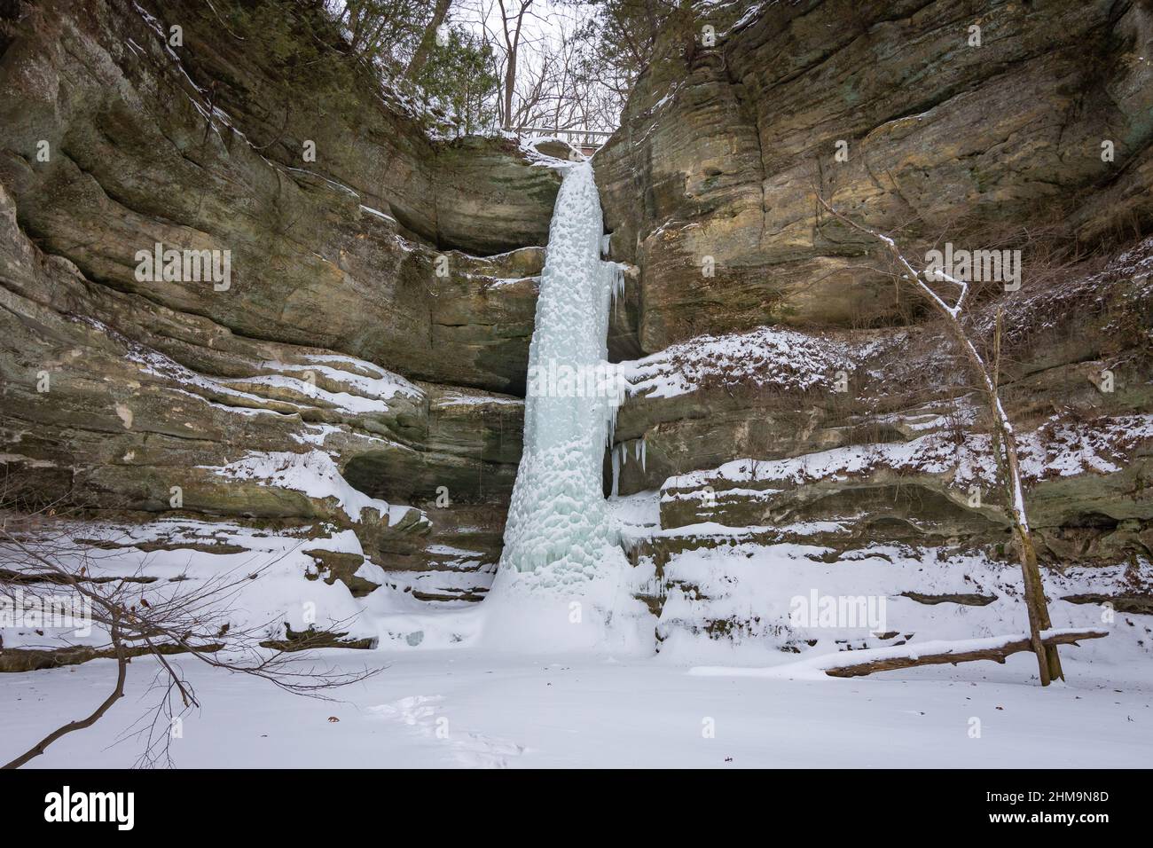 Frozen icefall on a cold winter morning. Starved rock state park ...