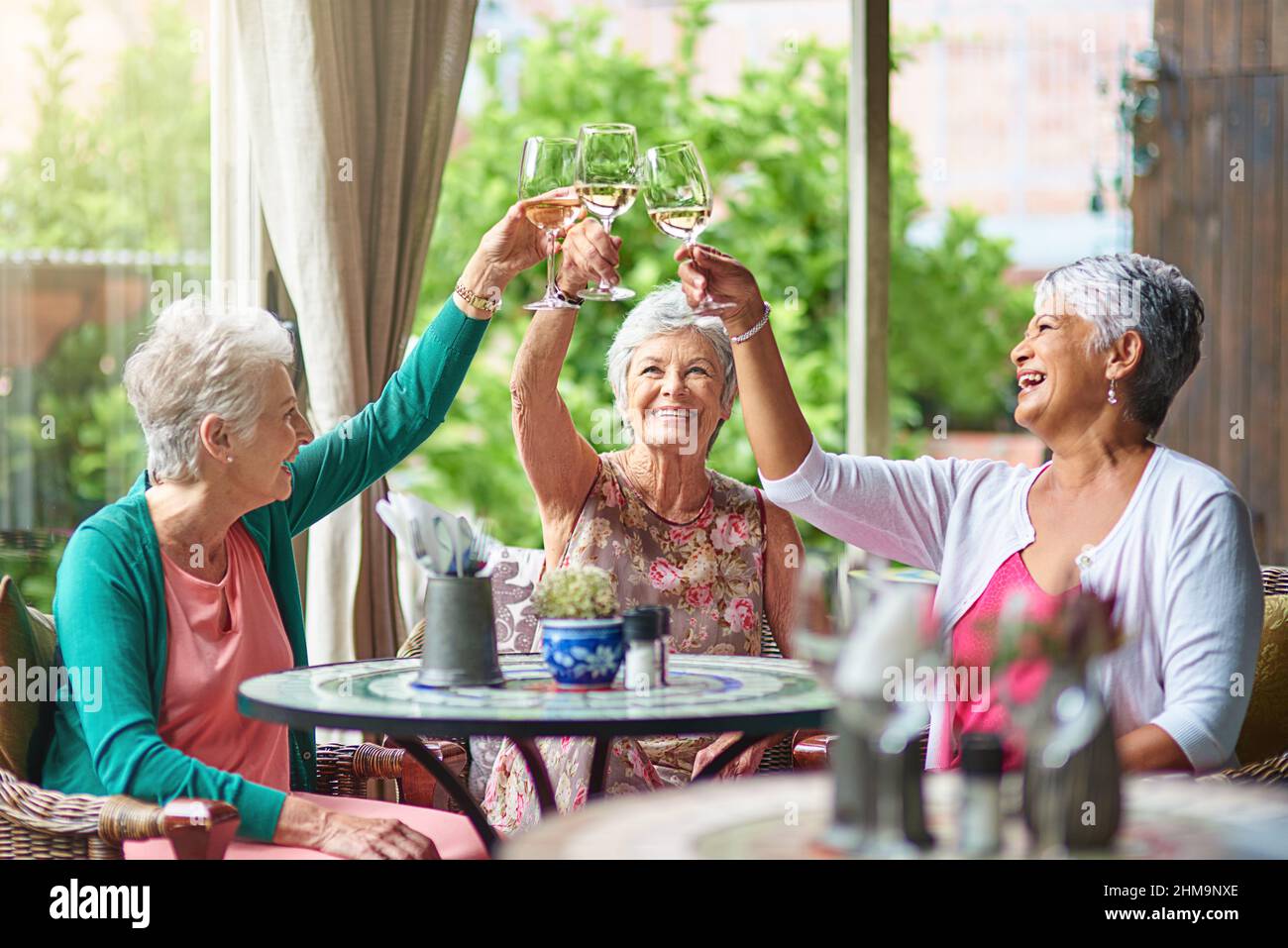 Girls cheers hi-res stock photography and images - Alamy