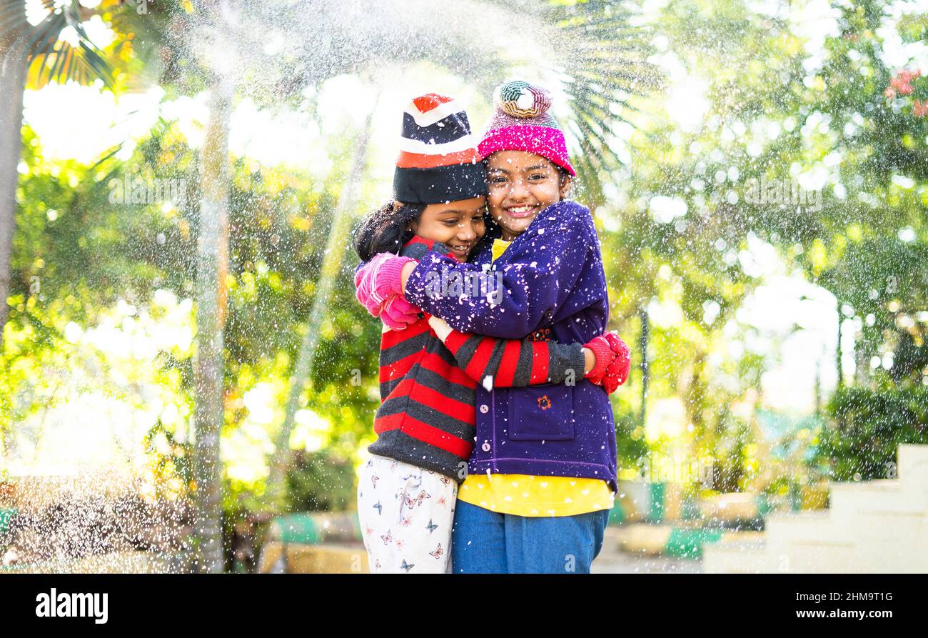 Two children hugging each other hi-res stock photography and images - Alamy