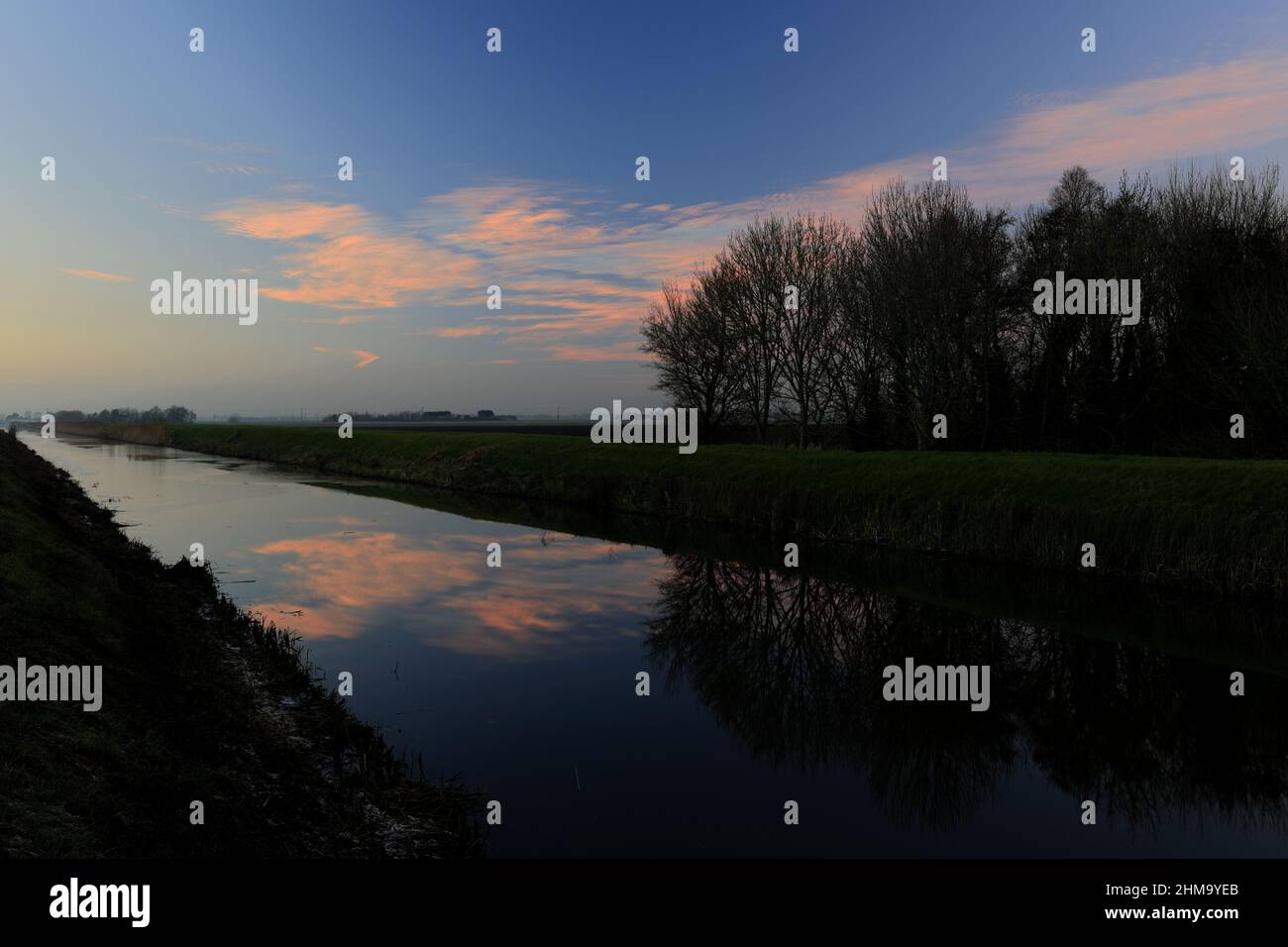 Summer sunset over the Old river Nene near March town; Cambridgeshire ...