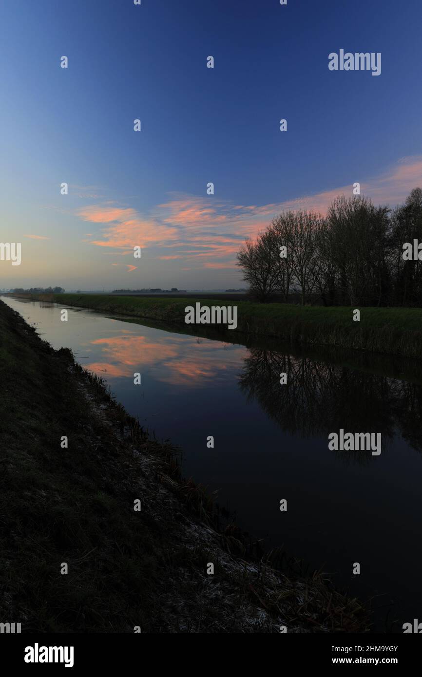 Summer sunset over the Old river Nene near March town; Cambridgeshire ...