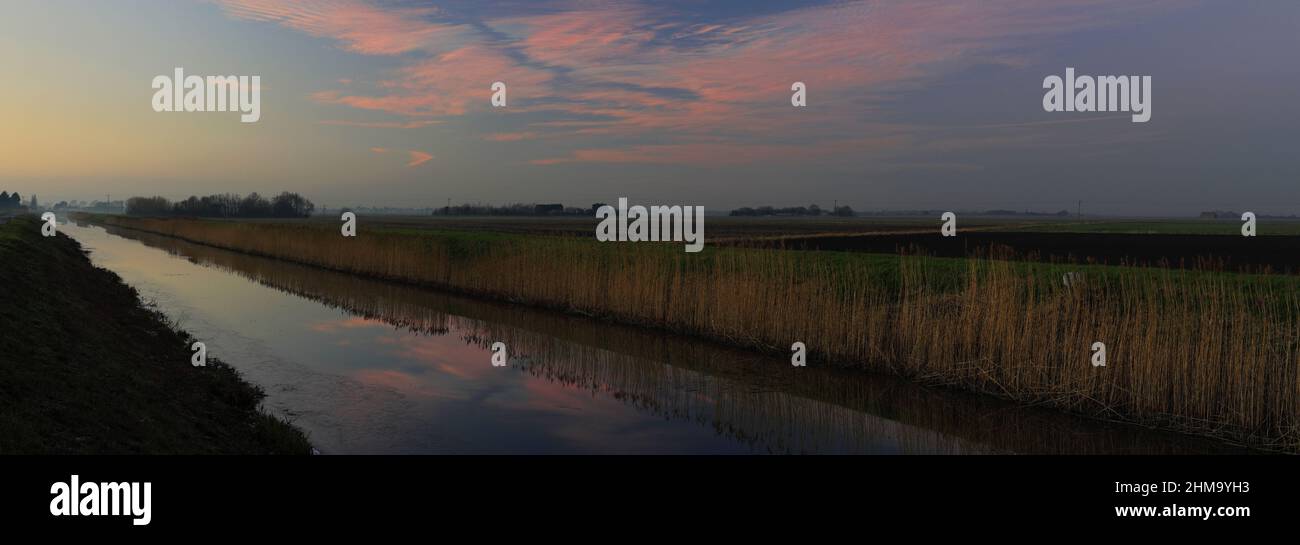 Summer sunset over the Old river Nene near March town; Cambridgeshire ...