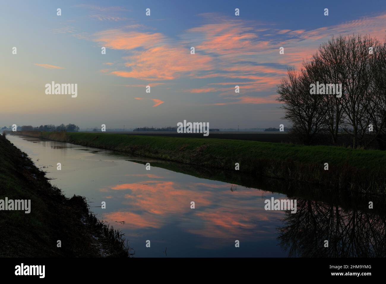 Summer sunset over the Old river Nene near March town; Cambridgeshire ...