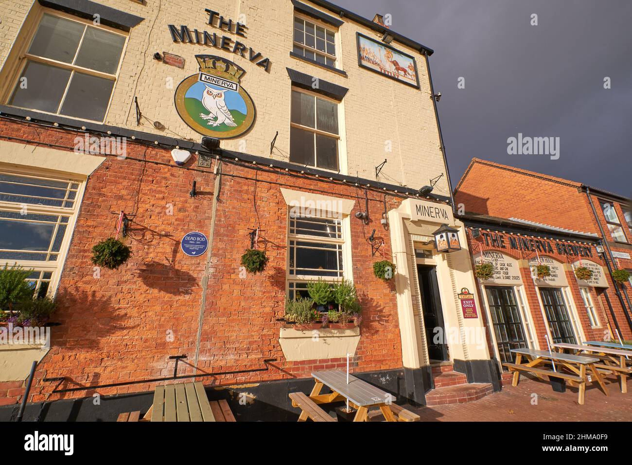 Sea front pub in Hull, Yorkshire, UK Stock Photo - Alamy