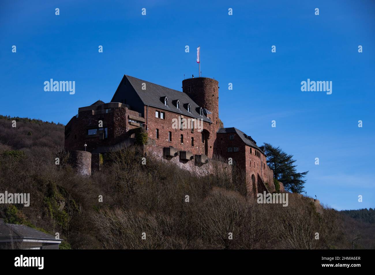 Nice view of Hengebach Castle on the Rur in Heimbach Stock Photo - Alamy