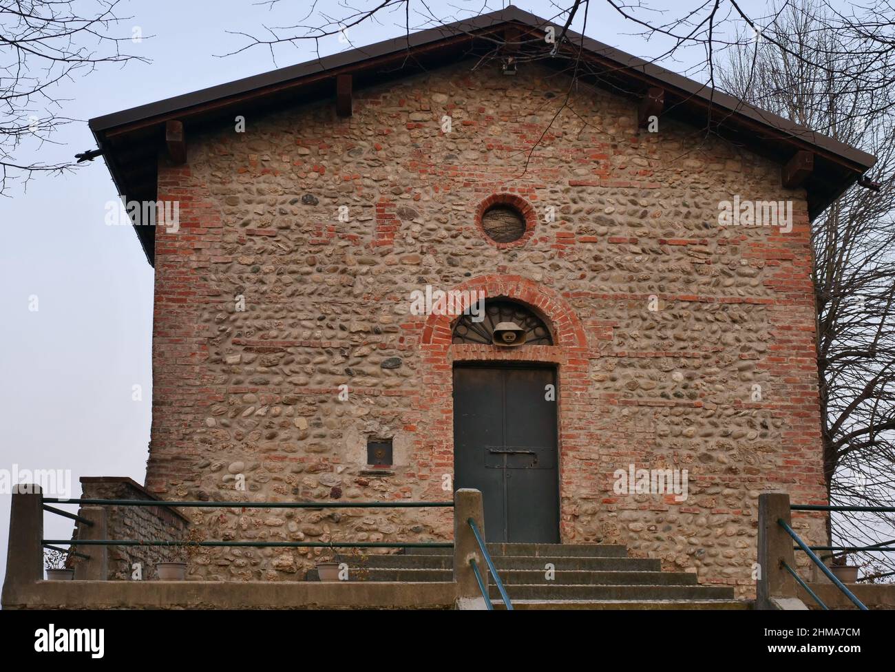 Santuario medievale hi-res stock photography and images - Alamy
