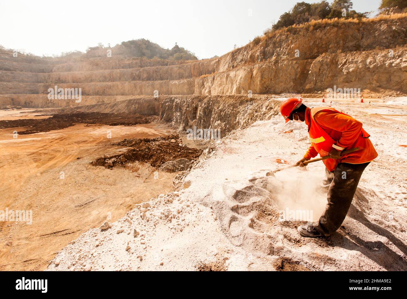 Working quarry hi-res stock photography and images - Alamy