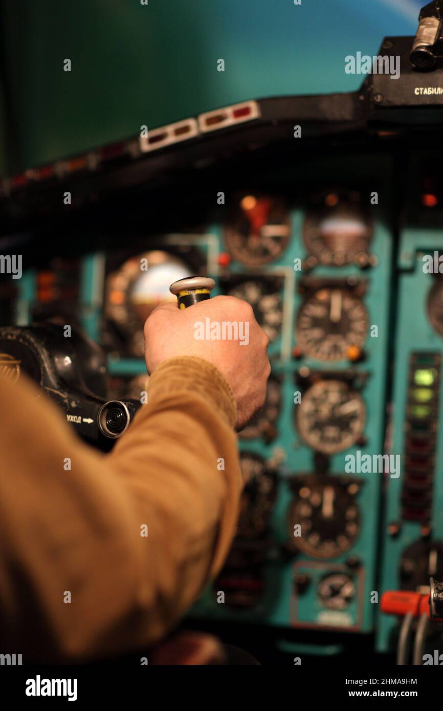 Old airplane control panel hi-res stock photography and images - Alamy
