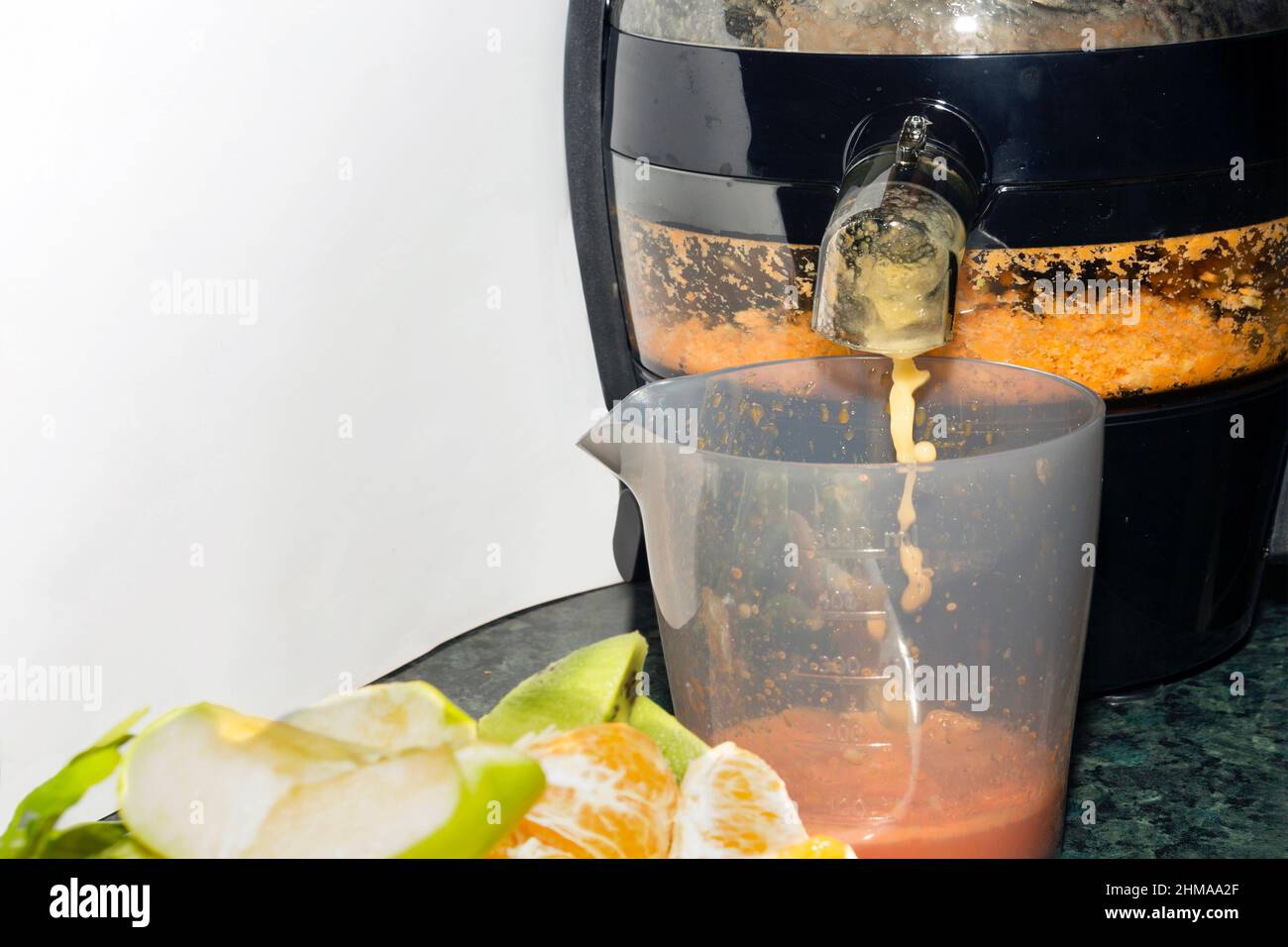 Extracting juice hi-res stock photography and images - Alamy