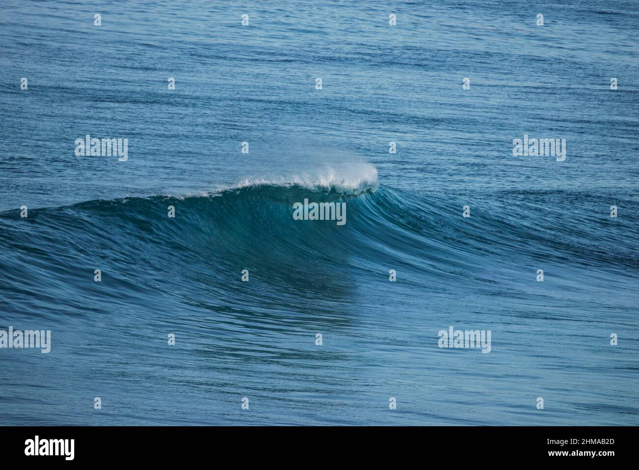 Big wave surf spot hi-res stock photography and images - Alamy